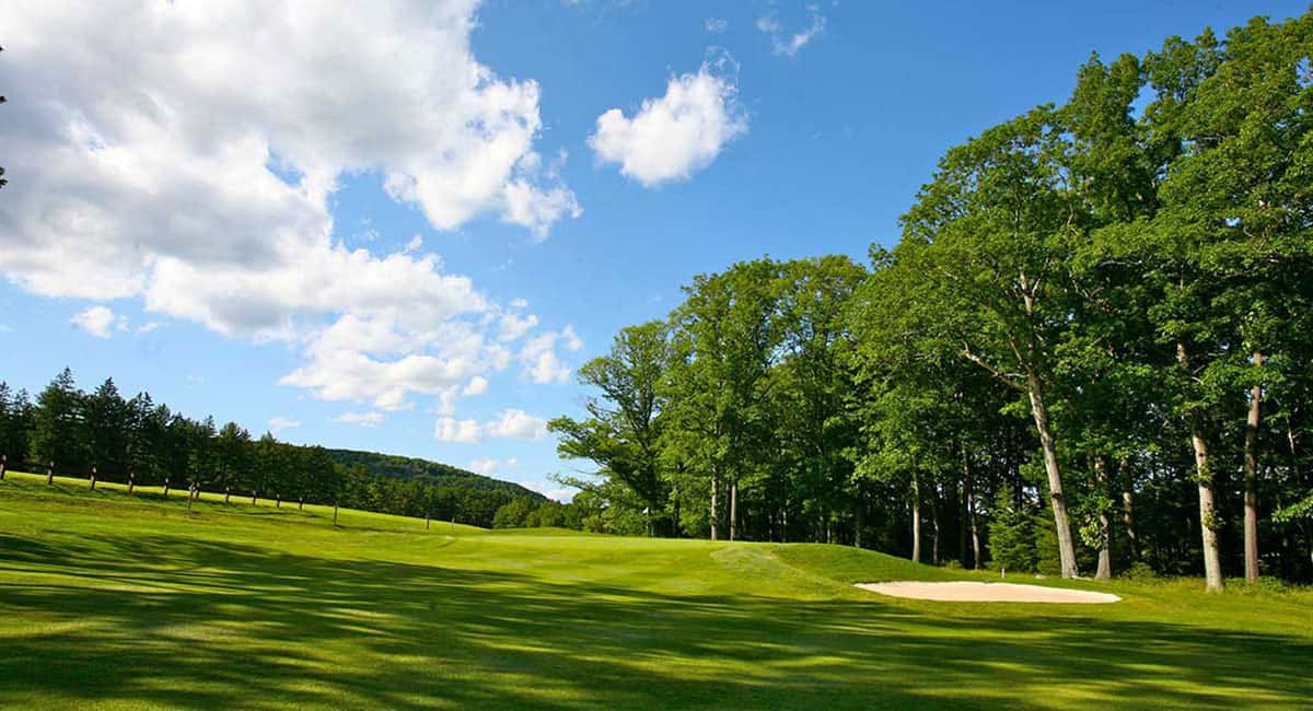 Resorts In The Poconos For A Guys’ Weekend | Skytop Lodge